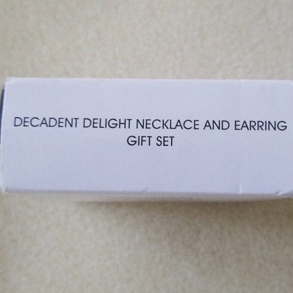 Avon | Jewelry | Avon Necklace And Earrings Gift Set 24 New | Poshmark